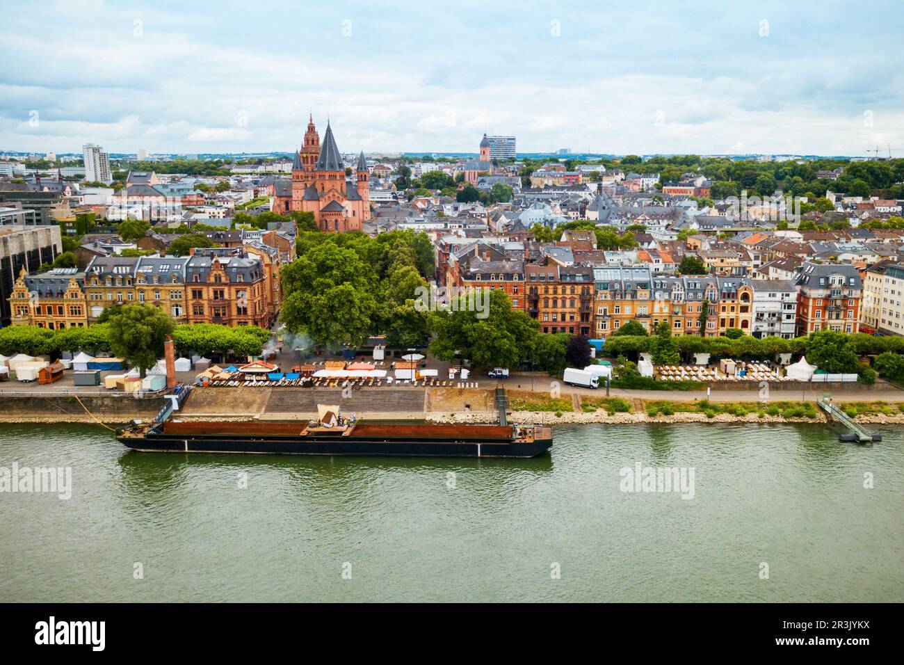 Mainzer Altstadt Antenne Panoramablick. Mainz ist die Hauptstadt und ...