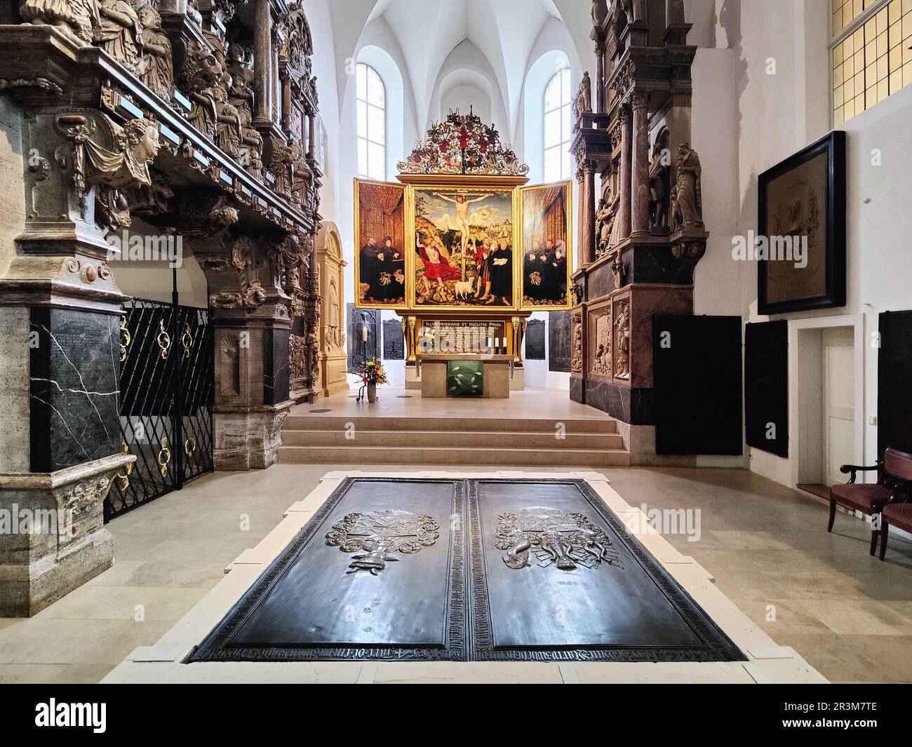 Innenansicht mit Altarbild von Cranach, Stadtkirche St. Peter und Paul ...