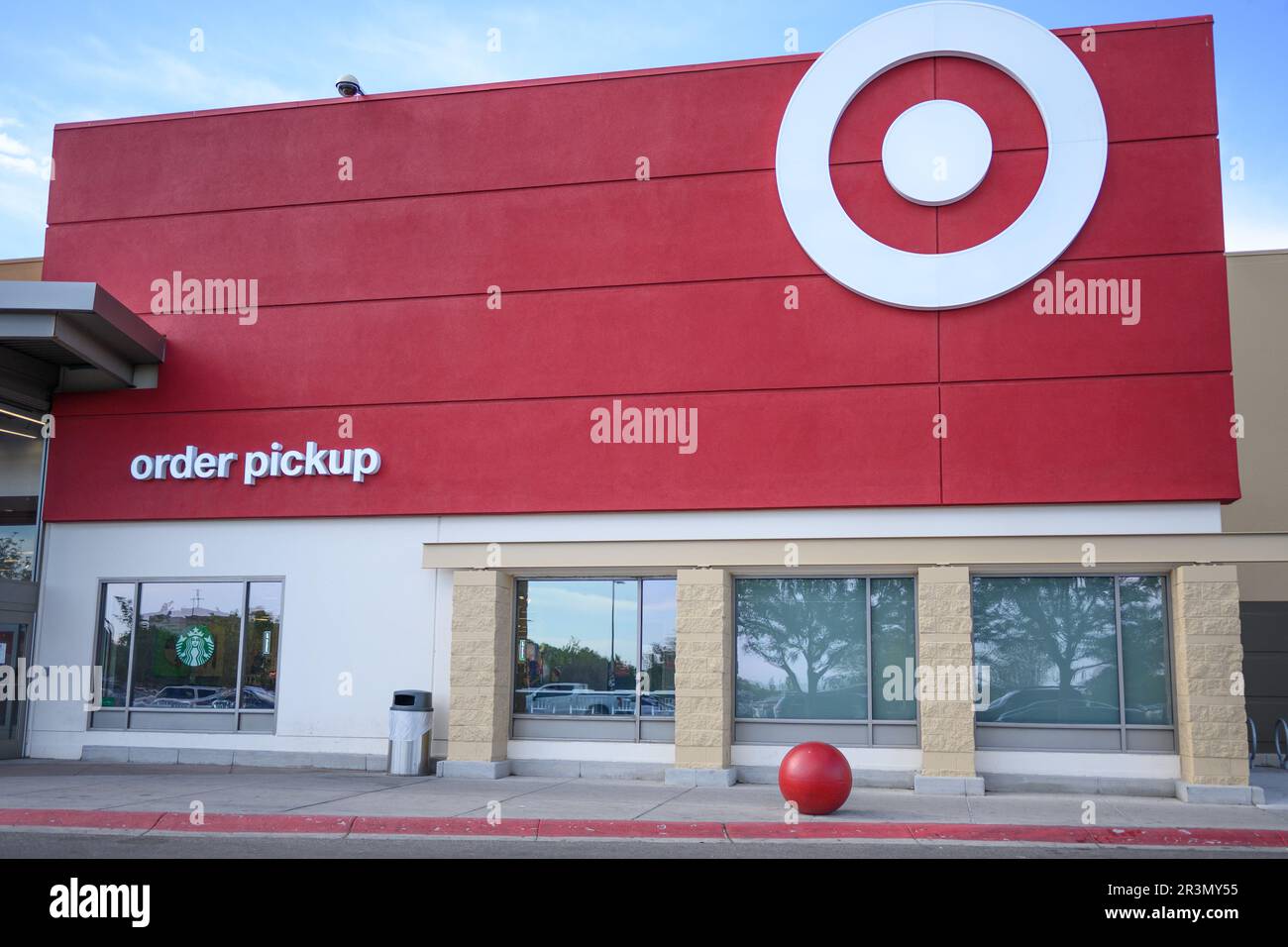 Ein Außenblick zeigt einen Target-Laden am 24. Mai 2023 in Albuquerque ...