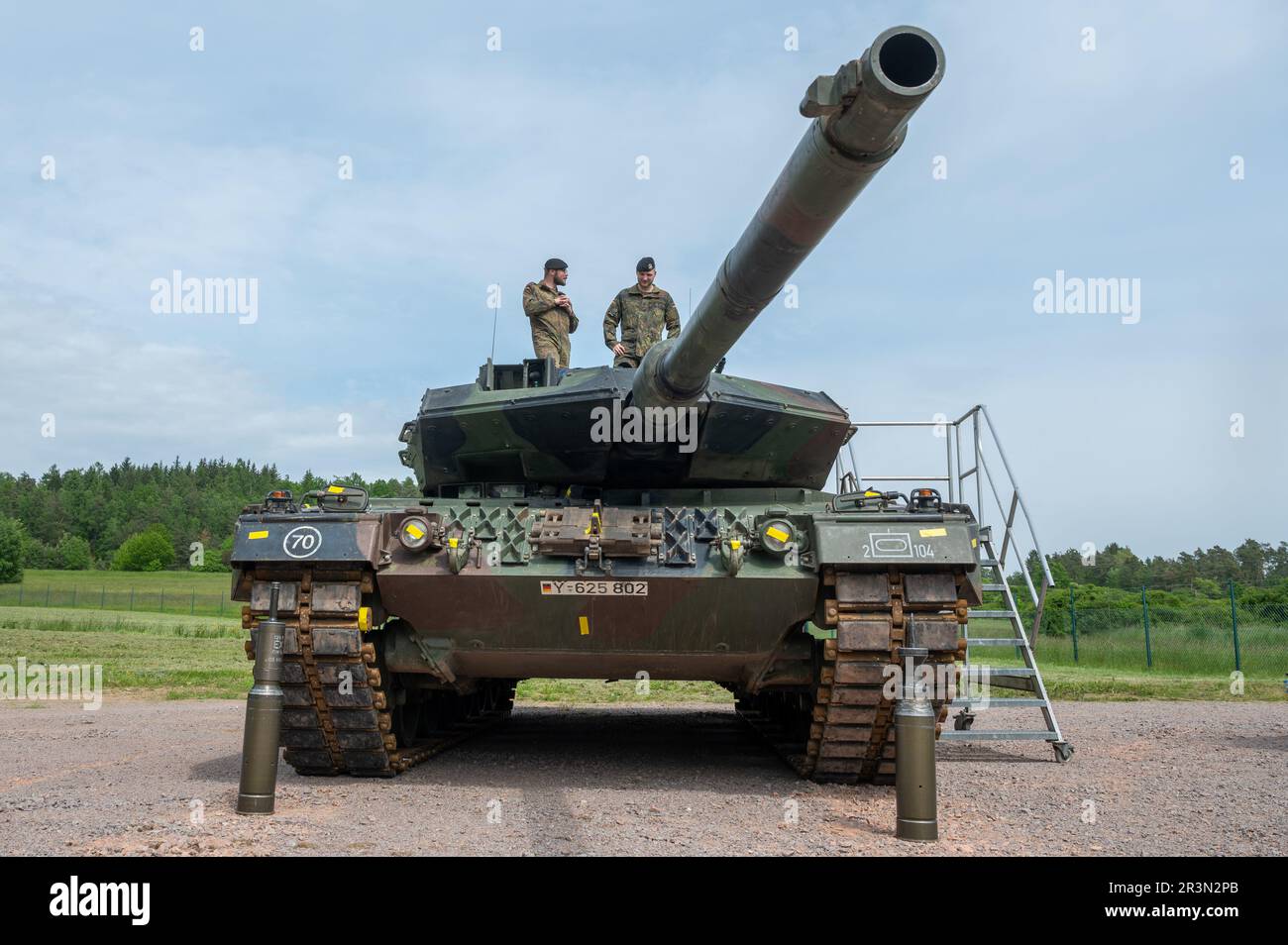 Pfreimd, Deutschland. 24. Mai 2023. Ein Leopard II A6 Hauptpanzer des ...