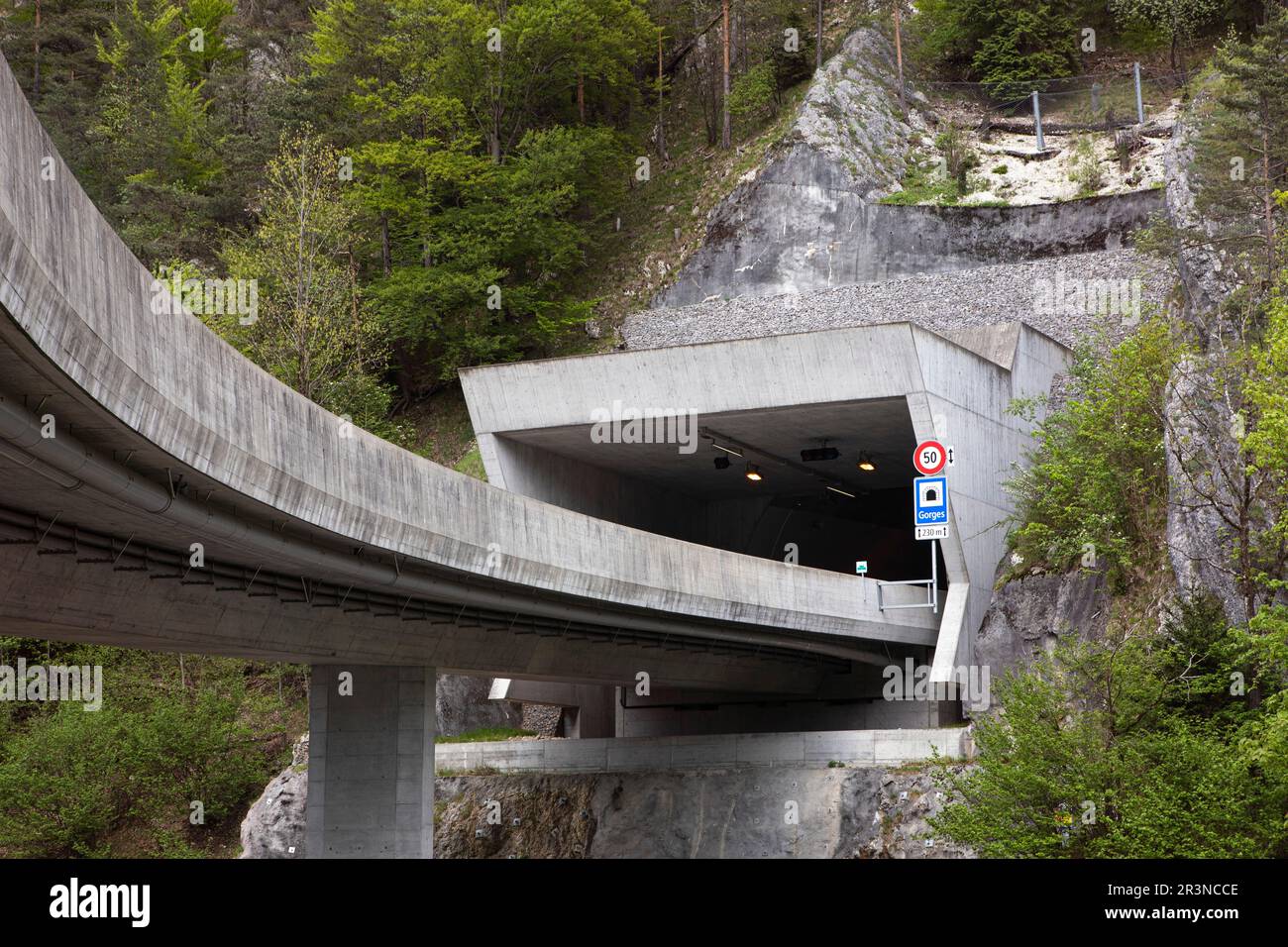 Mulde berg -Fotos und -Bildmaterial in hoher Auflösung – Alamy