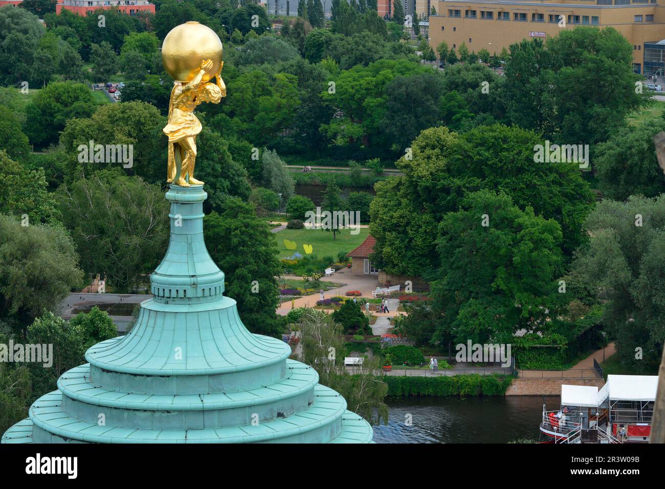 Potsdam germany atlas statue old -Fotos und -Bildmaterial in hoher ...