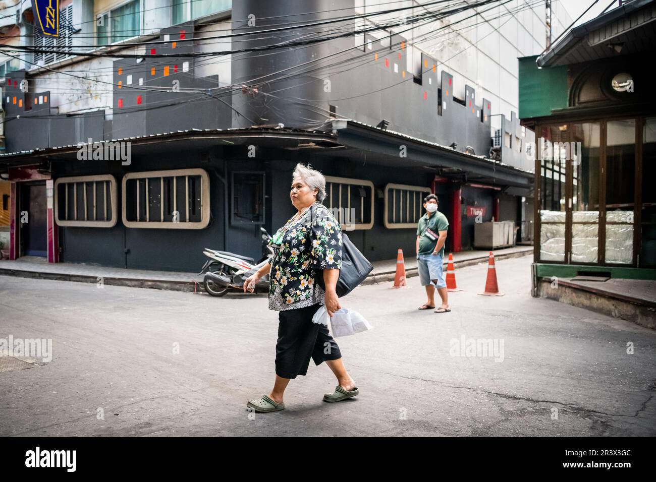 Bada bing gogo bar bangkok -Fotos und -Bildmaterial in hoher Auflösung ...
