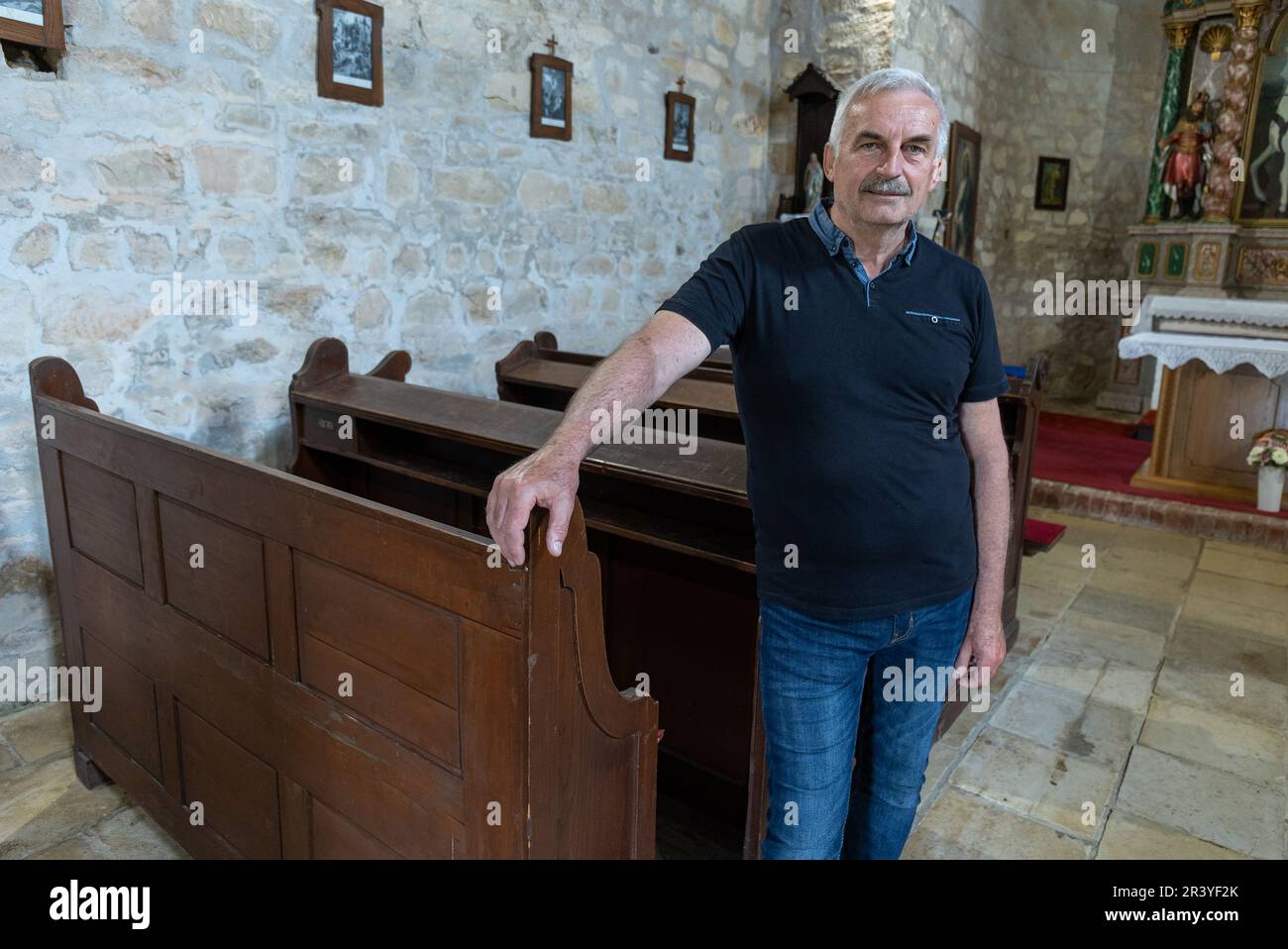 Kirche St. Martin aus dem 13. Jahrhundert, die einzige erhaltene ...
