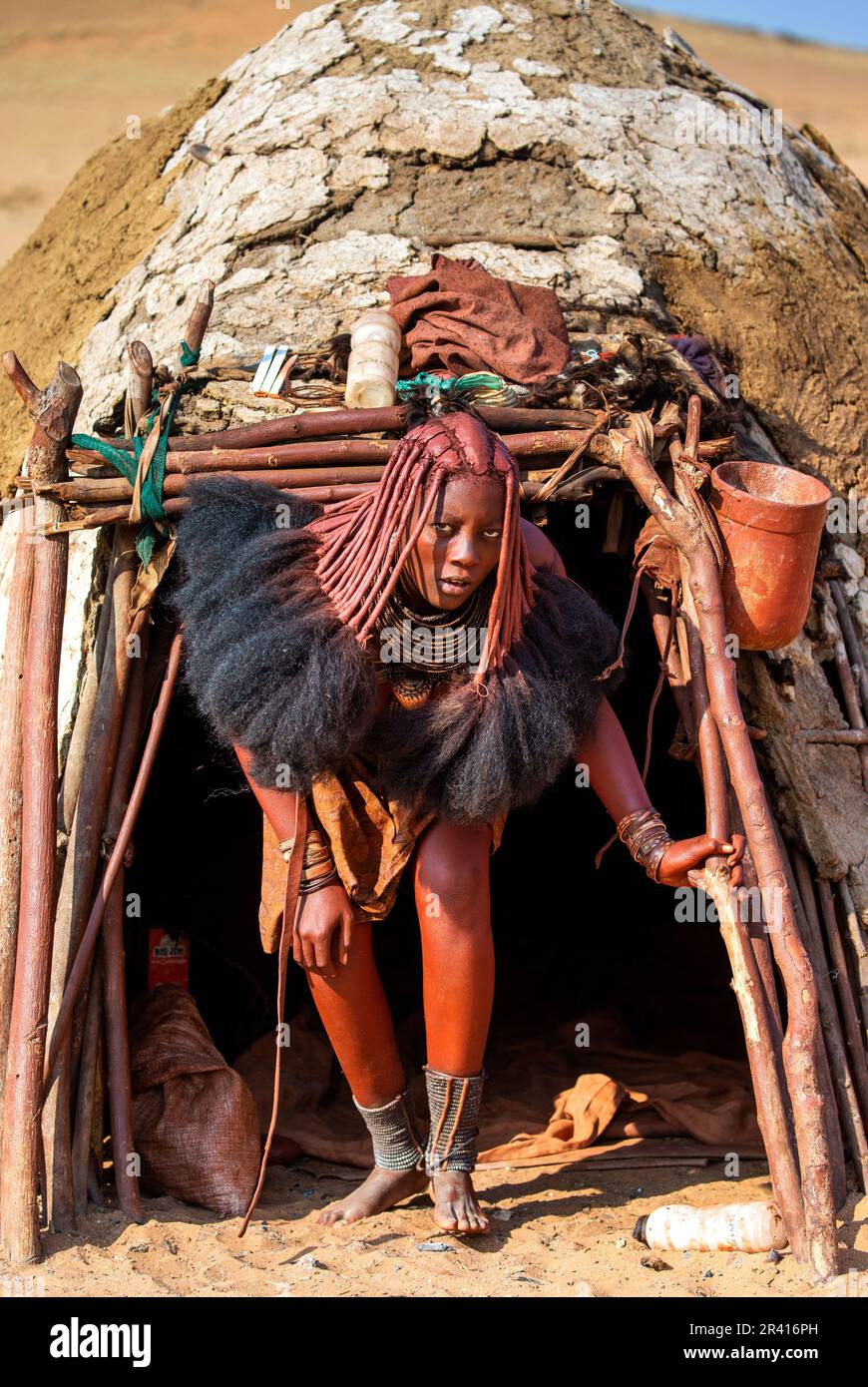 Himba woman dance -Fotos und -Bildmaterial in hoher Auflösung – Alamy