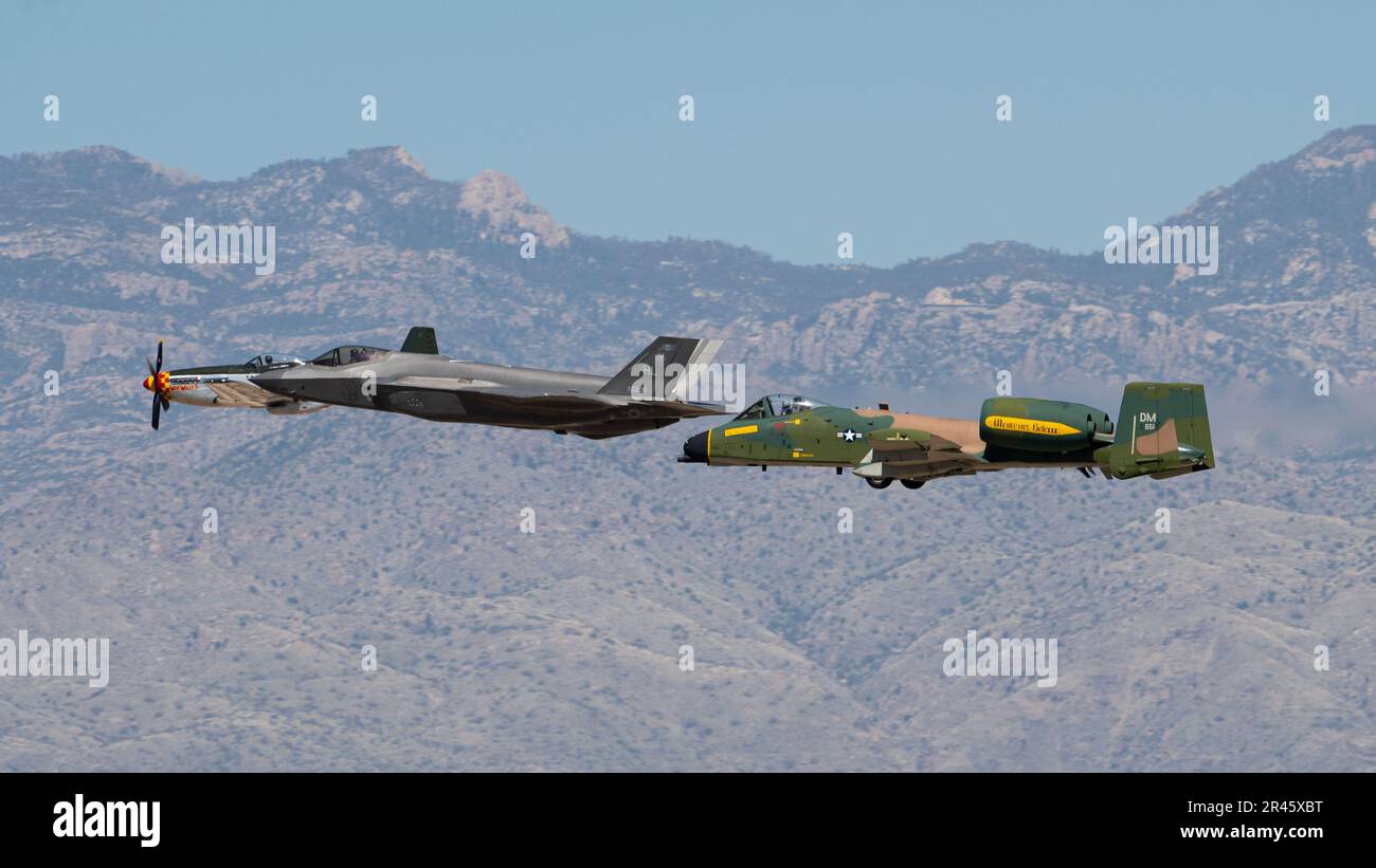 USA Air Force Capt. Lindsay ‚MAD‘ Johnson, A-10C Thunderbolt II ...