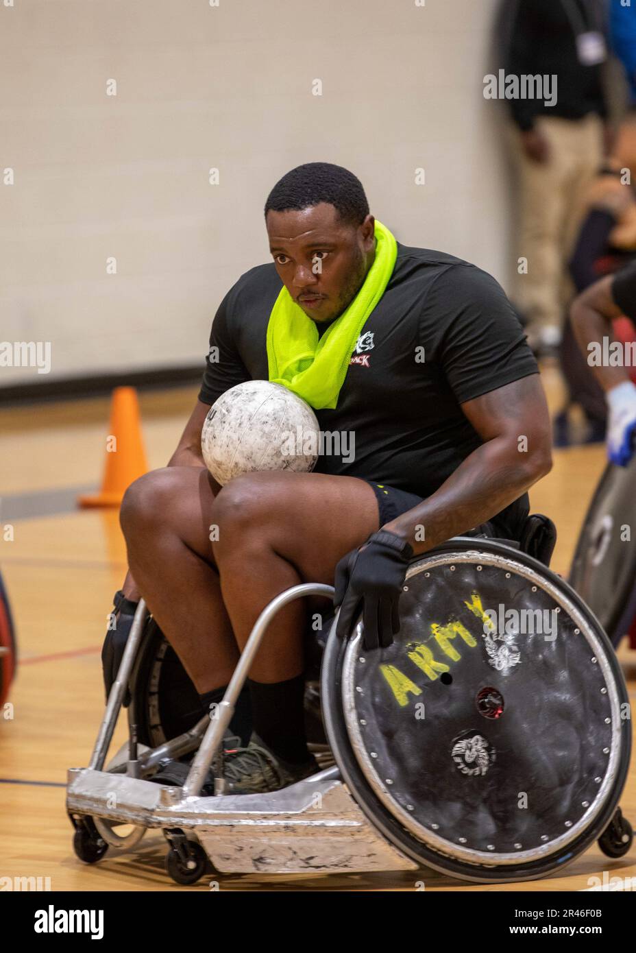 USA Army Sgt. Bill, Anderson, spielt Rollstuhl-Rugby während der USA ...