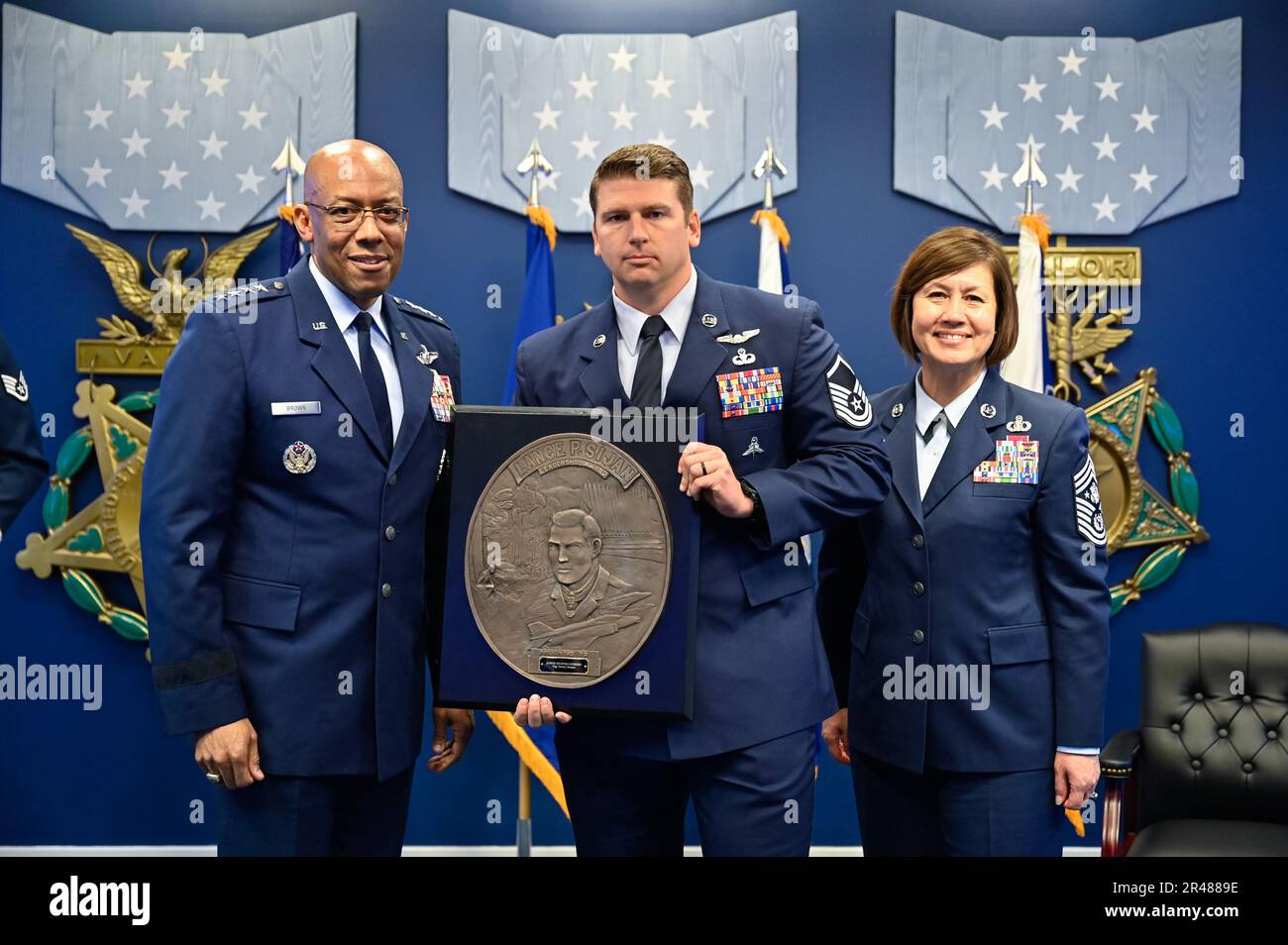 Air Force Chief of Staff General CQ Brown, Jr. und Chief Master Sgt ...