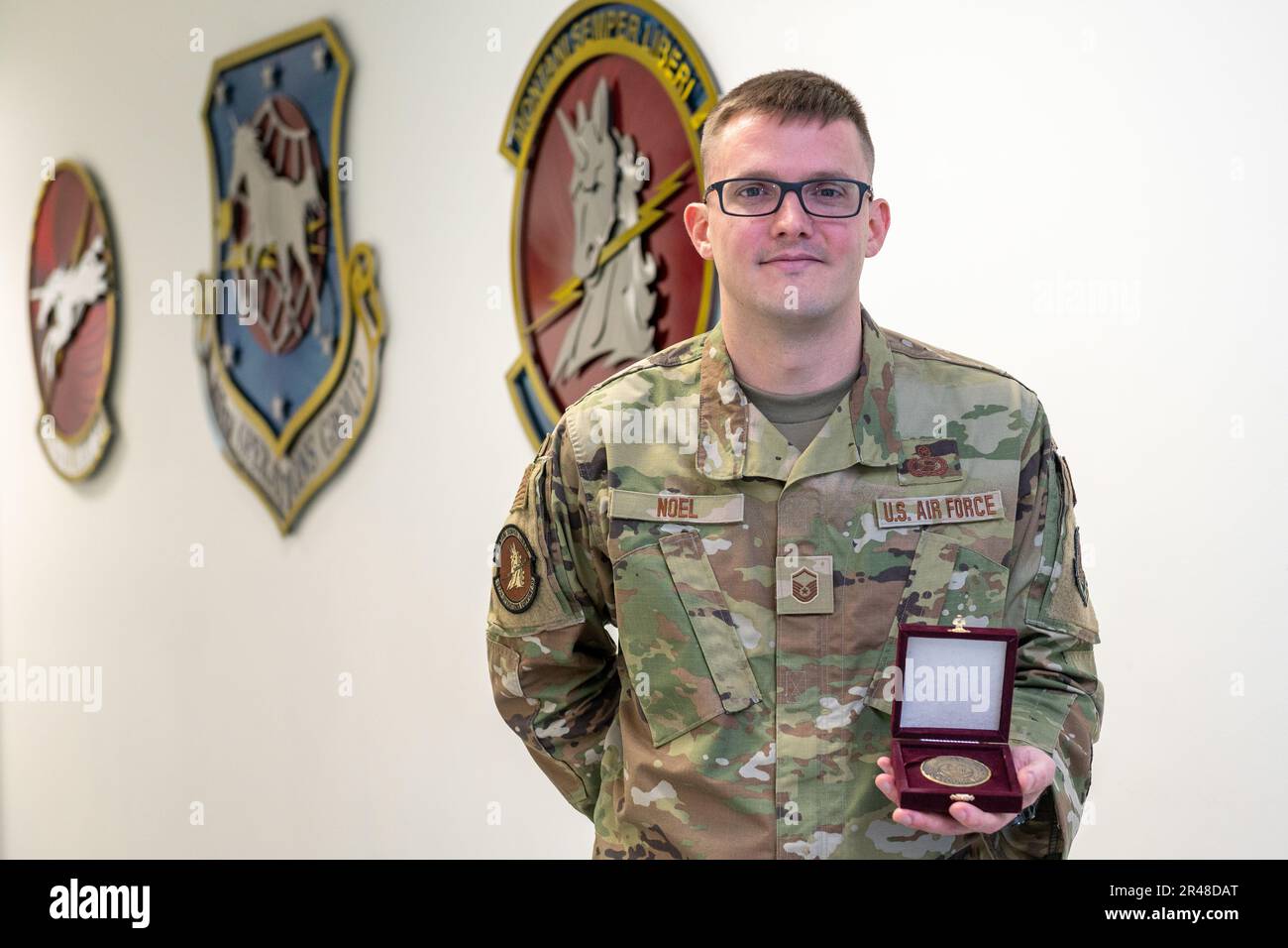 Security guard in doha qatar -Fotos und -Bildmaterial in hoher ...