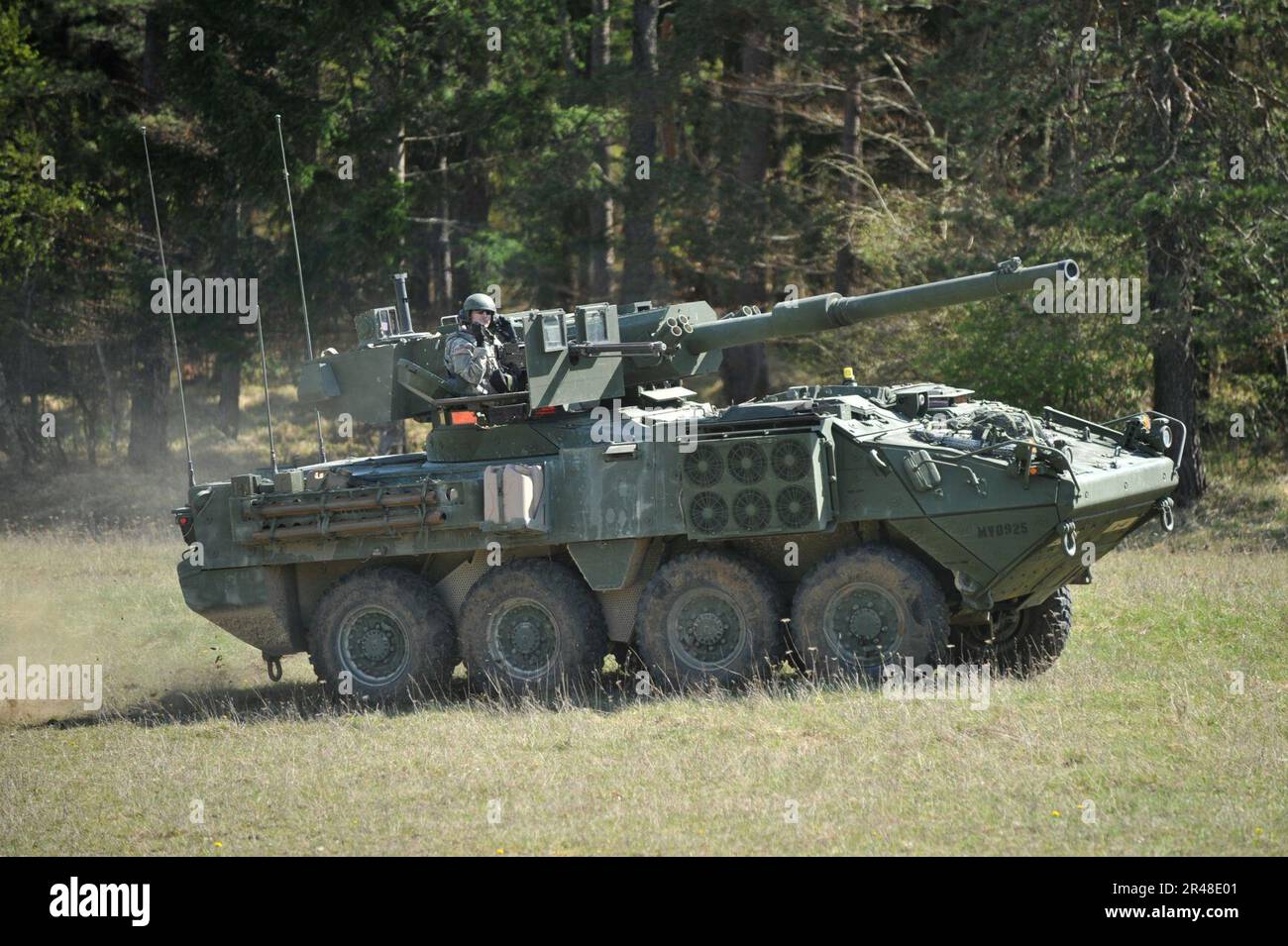 M1128 stryker mobile gun system -Fotos und -Bildmaterial in hoher ...