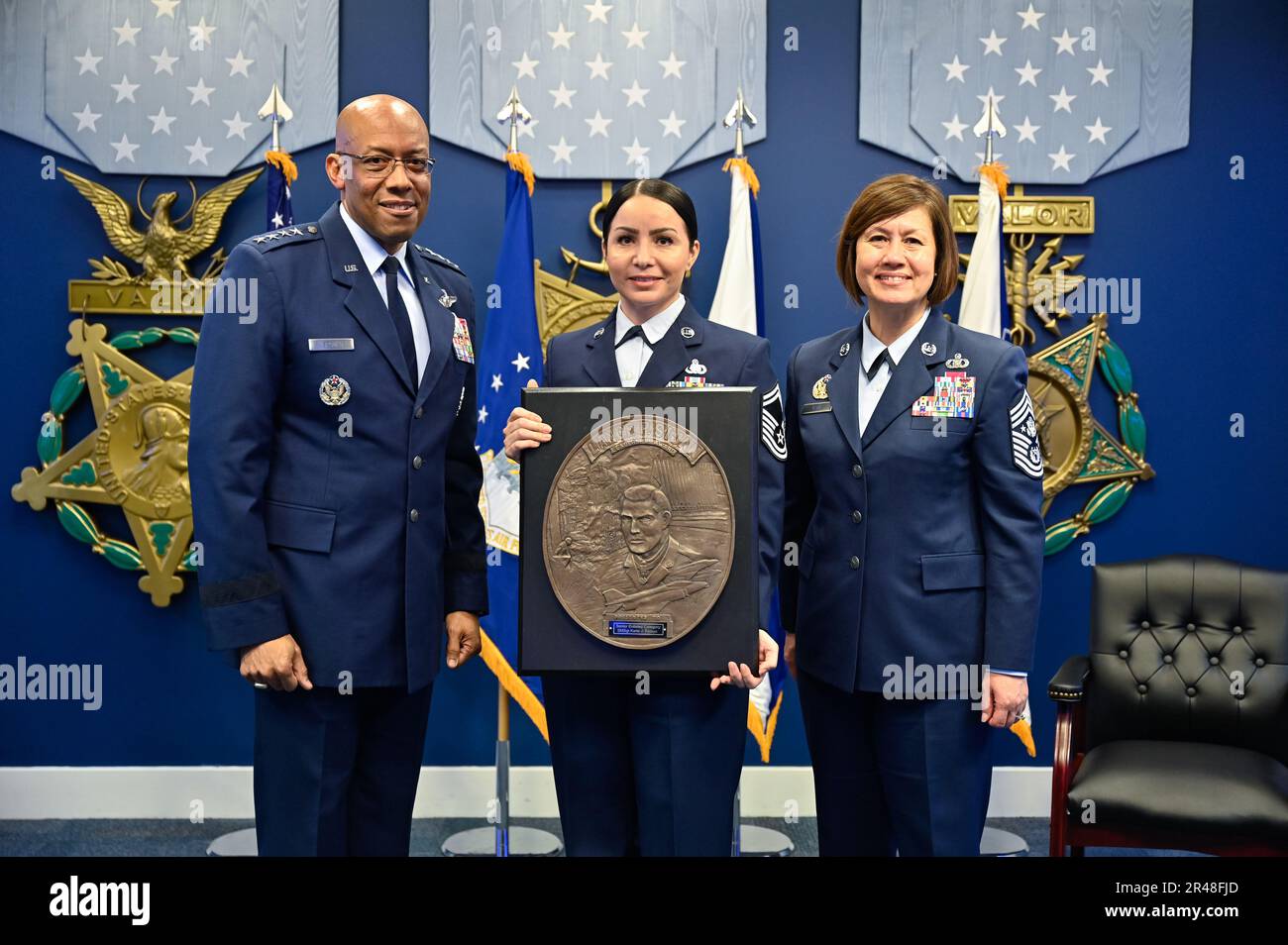 Air Force Chief of Staff General CQ Brown, Jr. und Chief Master Sgt ...