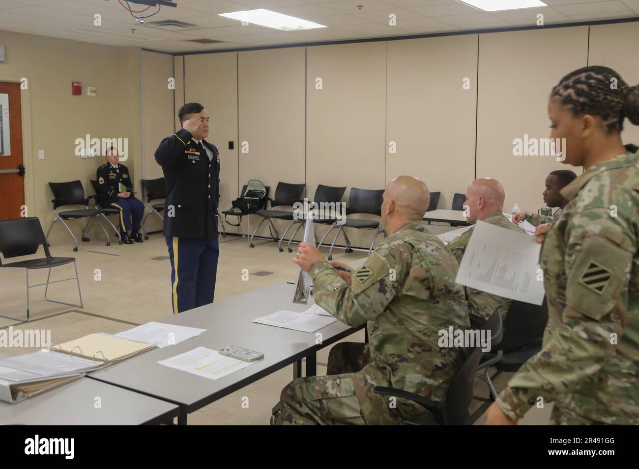 USA Army Sgt. Kevin Izquierdo, dem 14. Feldkrankenhaus zugeteilt ...