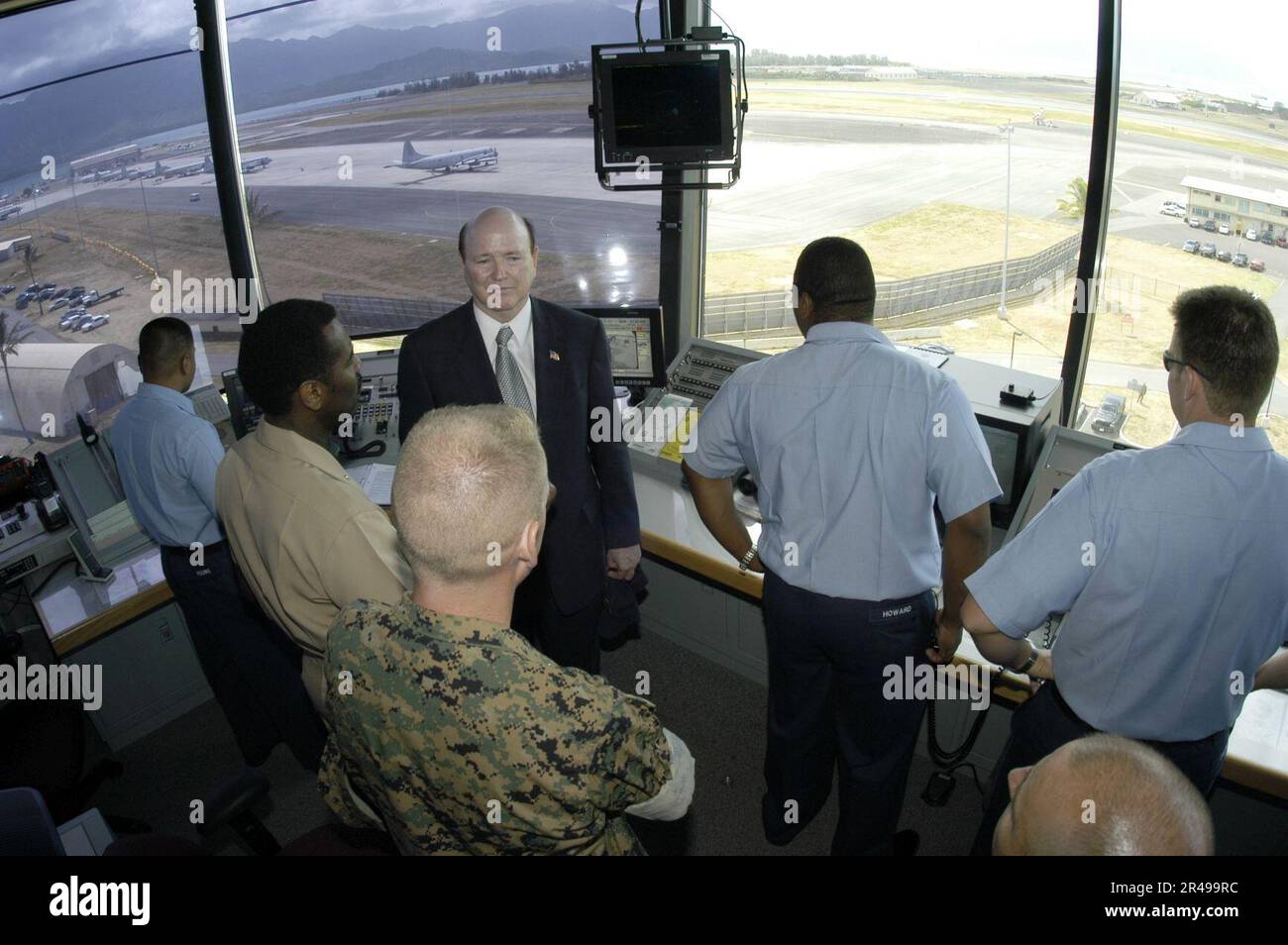 US Navy der ehrenwerte Hansford T. Johnson, der amtierende Sekretär der ...