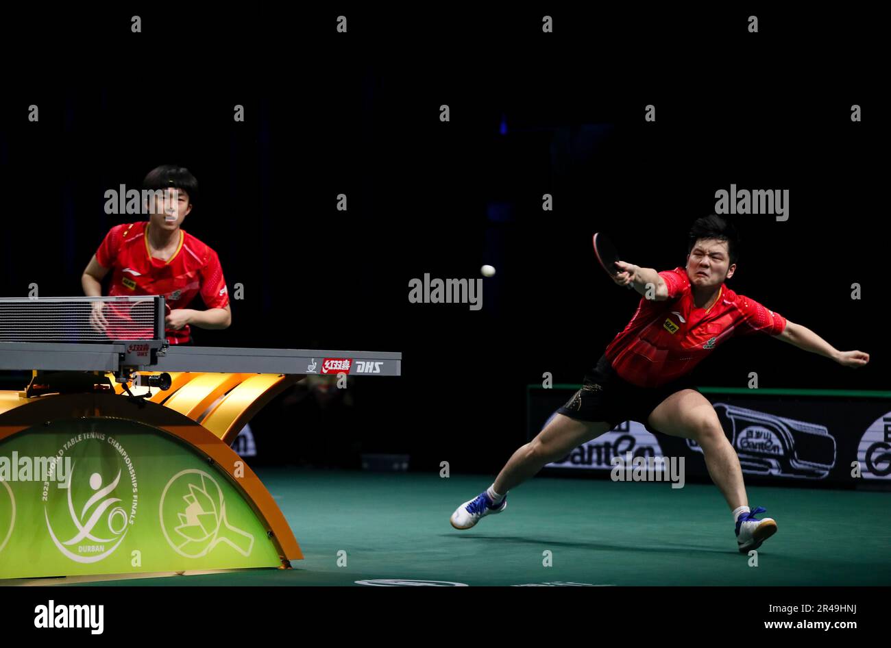 Durban, Südafrika. 26. Mai 2023. Fan Zhendong (R)/Wang Chuqin aus China ...