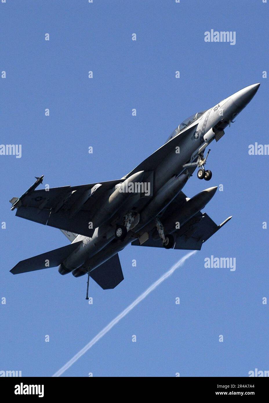 US Navy eine F-A-18F Super Hornet, die Strike Fighter Squadron One Zero Two (VFA-102) zugeteilt ...