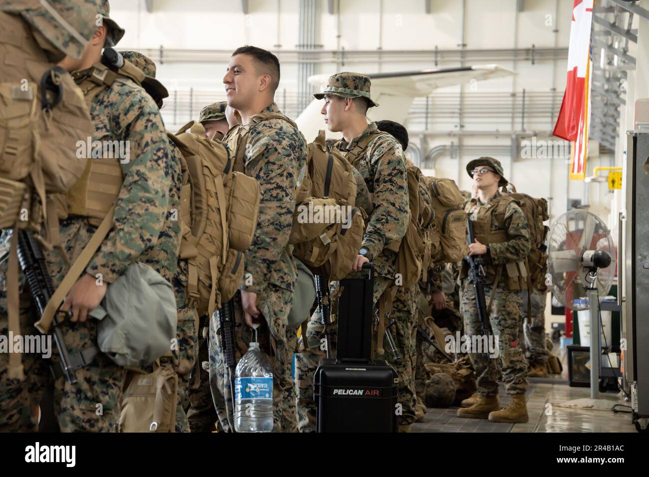USA Marines und Matrosen der 3. Marine Logistics Group (MLG) warten ...