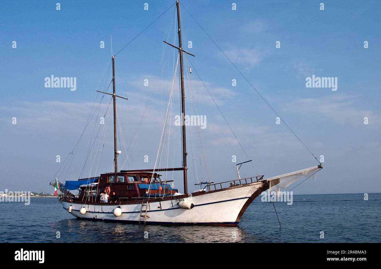Windsurfen mit dem schiff -Fotos und -Bildmaterial in hoher Auflösung ...