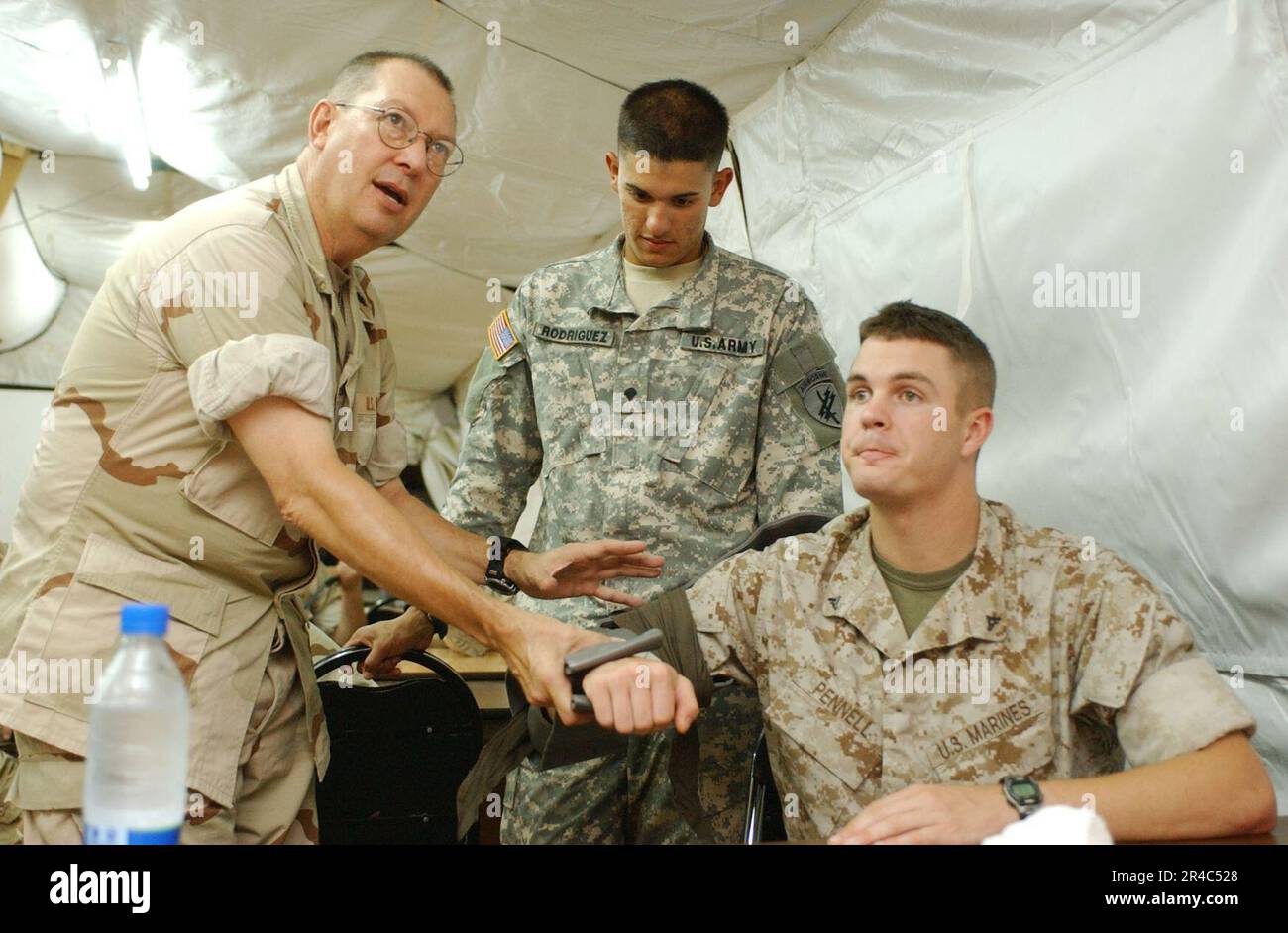 Combat life savers course -Fotos und -Bildmaterial in hoher Auflösung ...