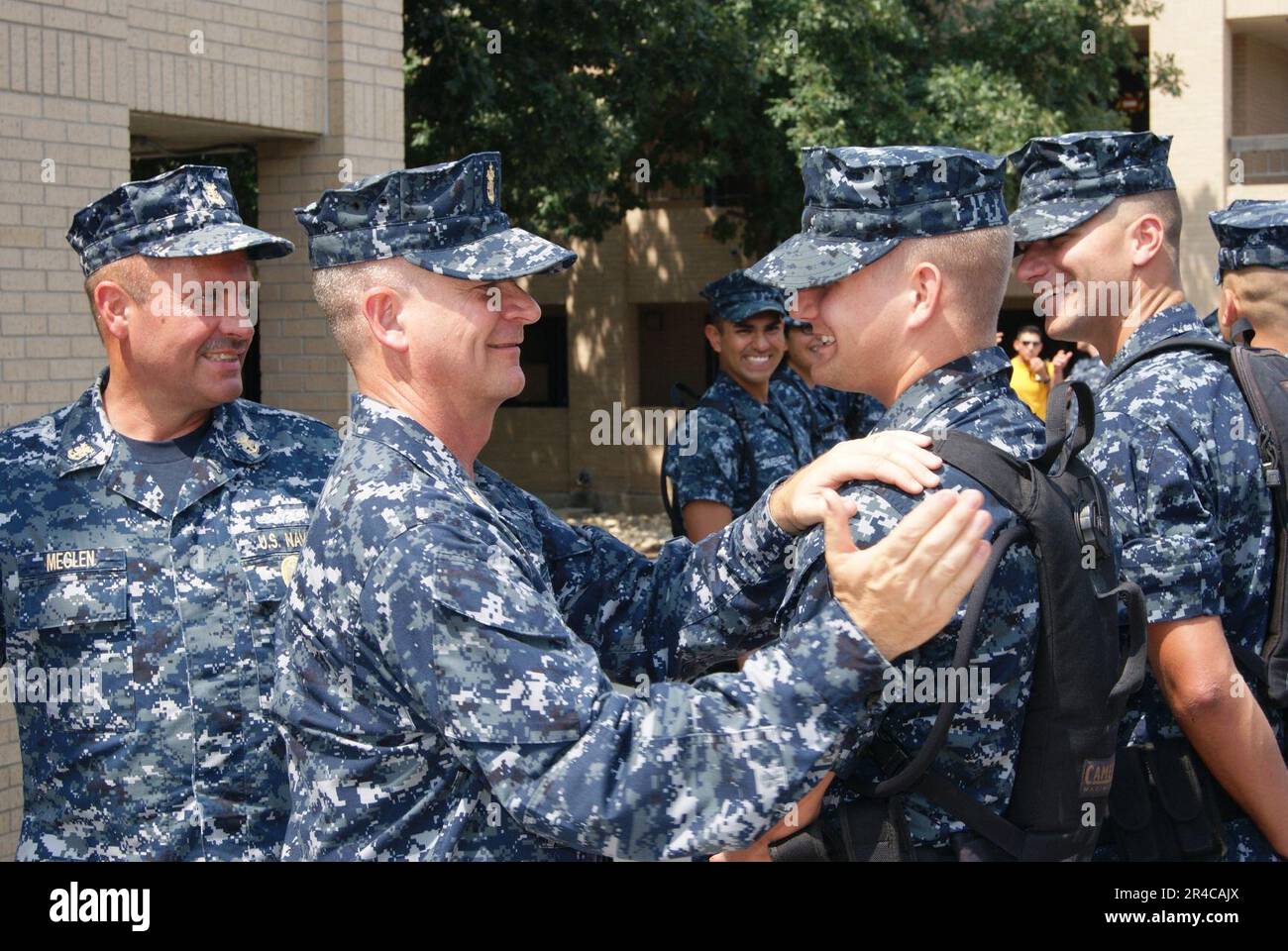 US Navy Master Chief Petty Officer of the Navy (MCPON) Rick West trifft ...