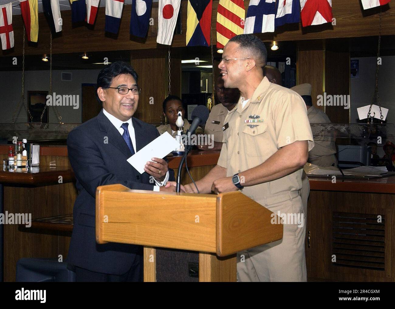 US Navy Nachdem er einige Bemerkungen zur kulturellen Vielfalt und den ...