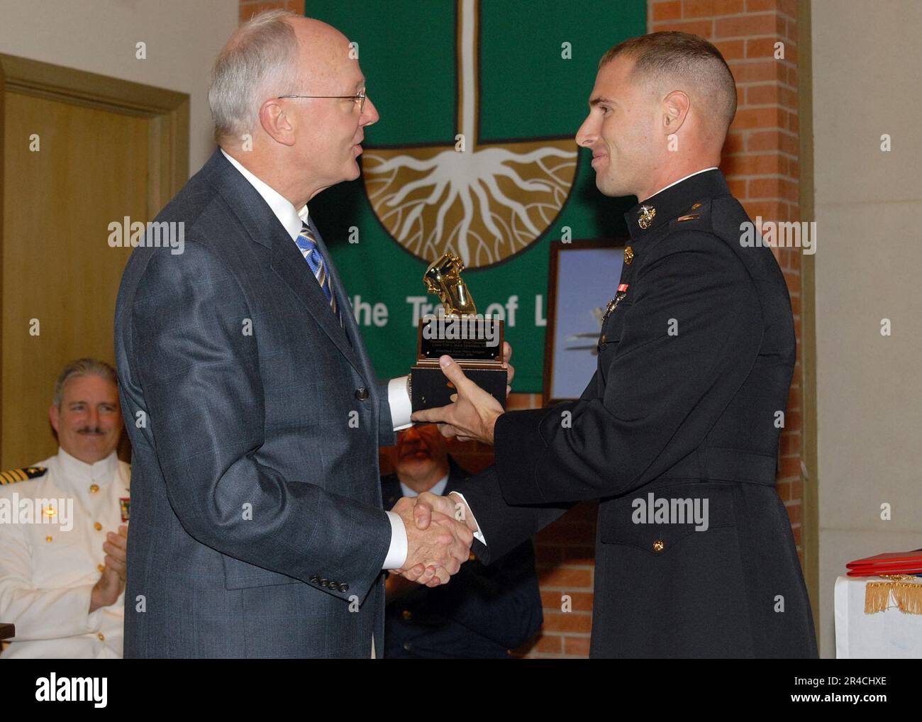 061027-N-8825R-011 Meridian, Miss (26. Oktober 2006) - Meridian Navy ...