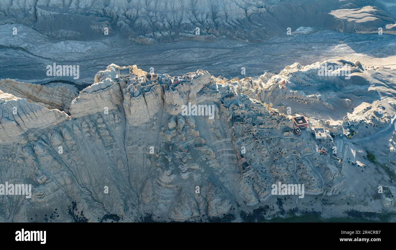 (230527) -- ZANDA, 27. Mai 2023 (Xinhua) -- Dieses Luftfoto, das am 26 ...