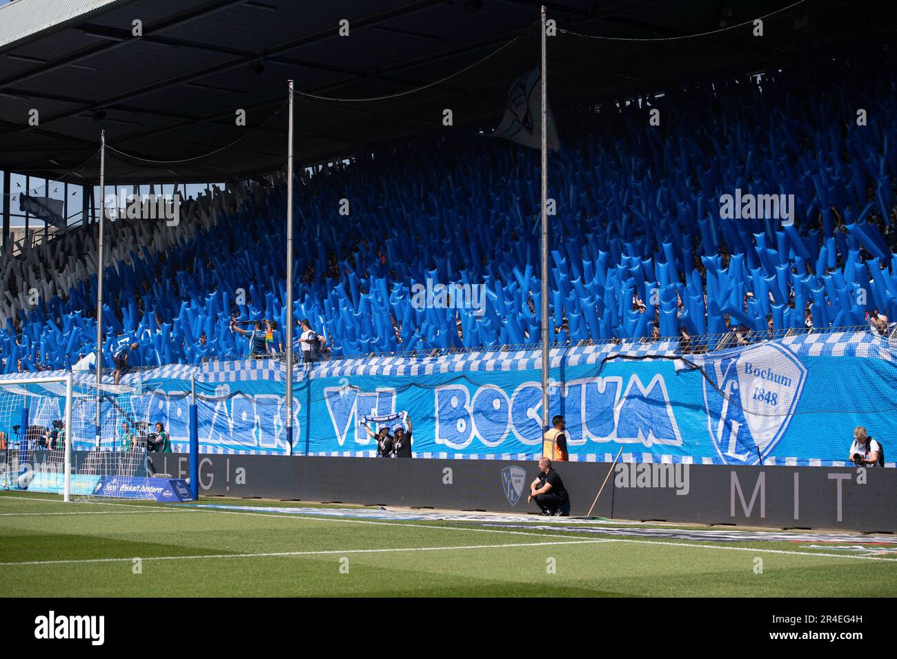 Bochum-Fans im Fanblock, Choreographie, Choreo, Fußball 1. Bundesliga ...