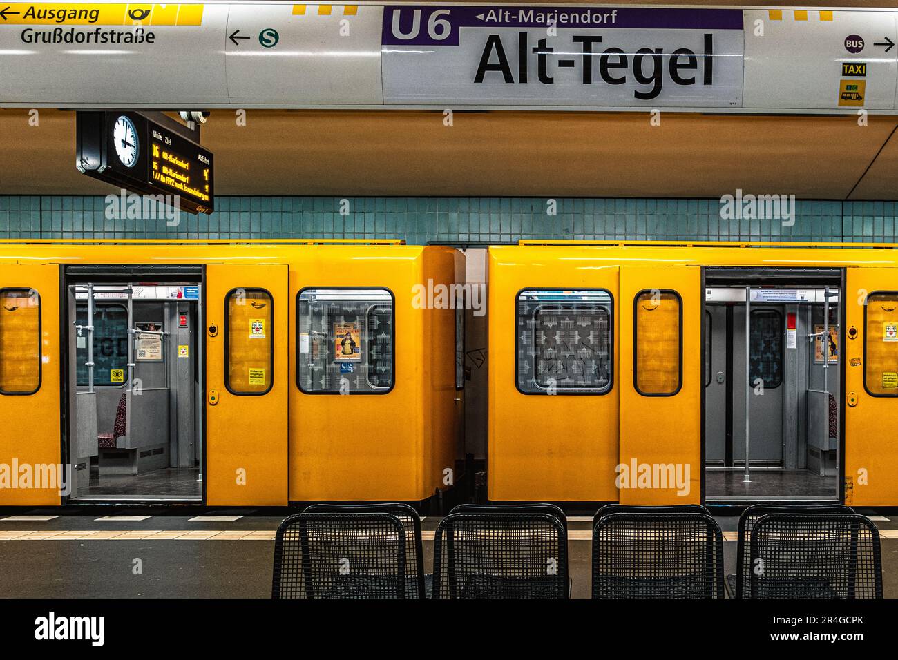 U Alt-Tegel. U-Bahn-Station Interior, Tegel, Reinickendorf, Berlin ...