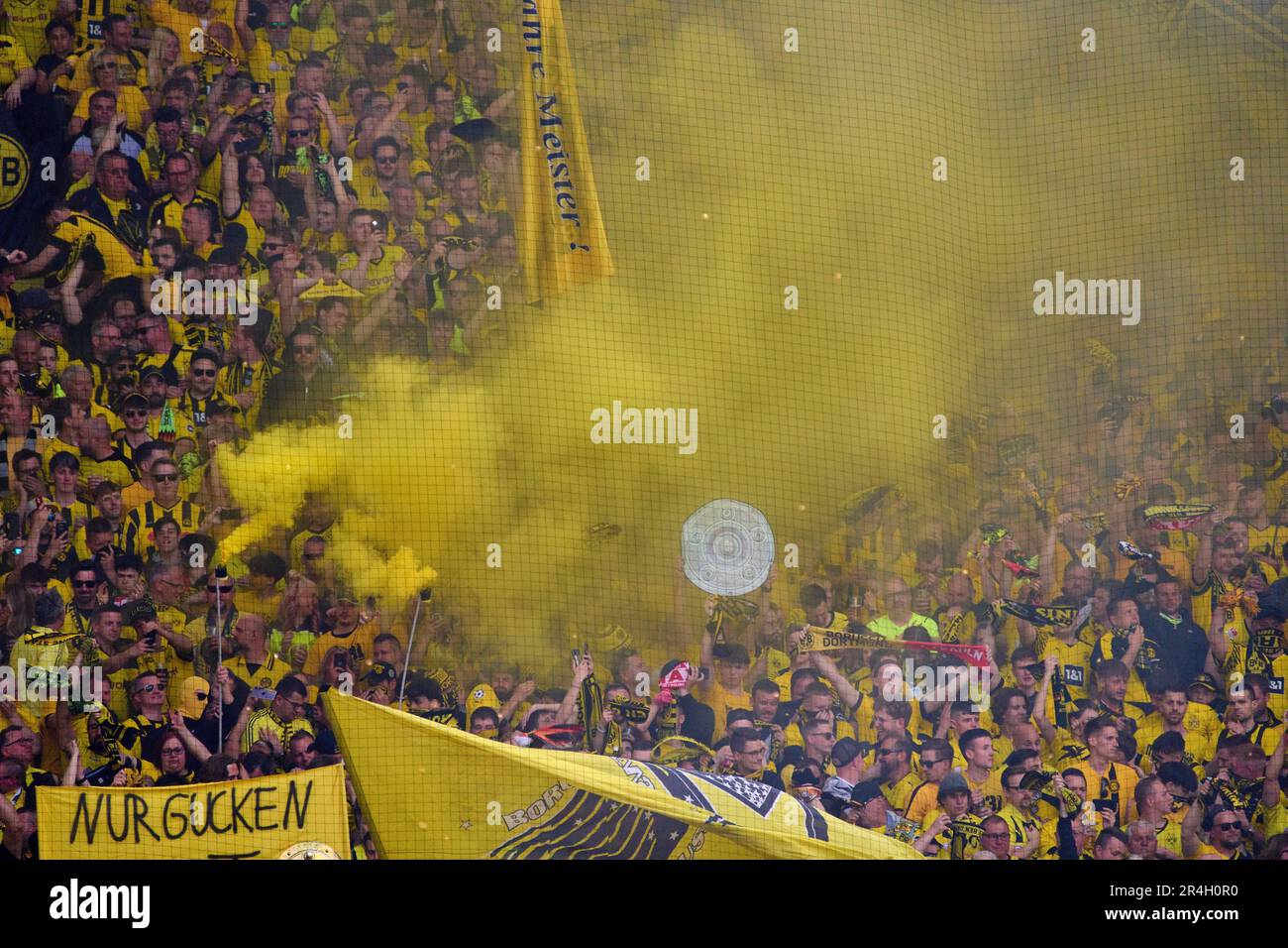 Ultras dortmund -Fotos und -Bildmaterial in hoher Auflösung – Alamy