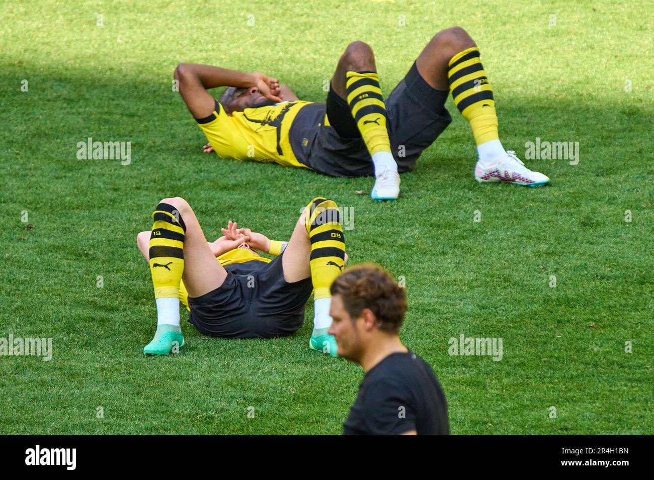 Marco REUS, BVB 11 Anthony Modeste Nr. 20 BVB Edin Terzic, Cheftrainer ...