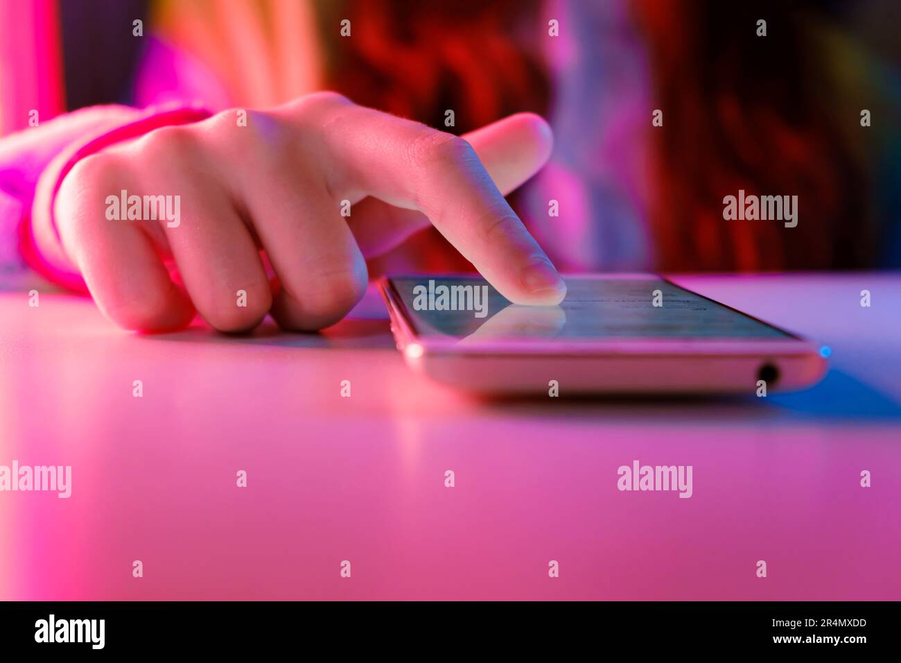 Ultraviolette kommunikation -Fotos und -Bildmaterial in hoher Auflösung ...