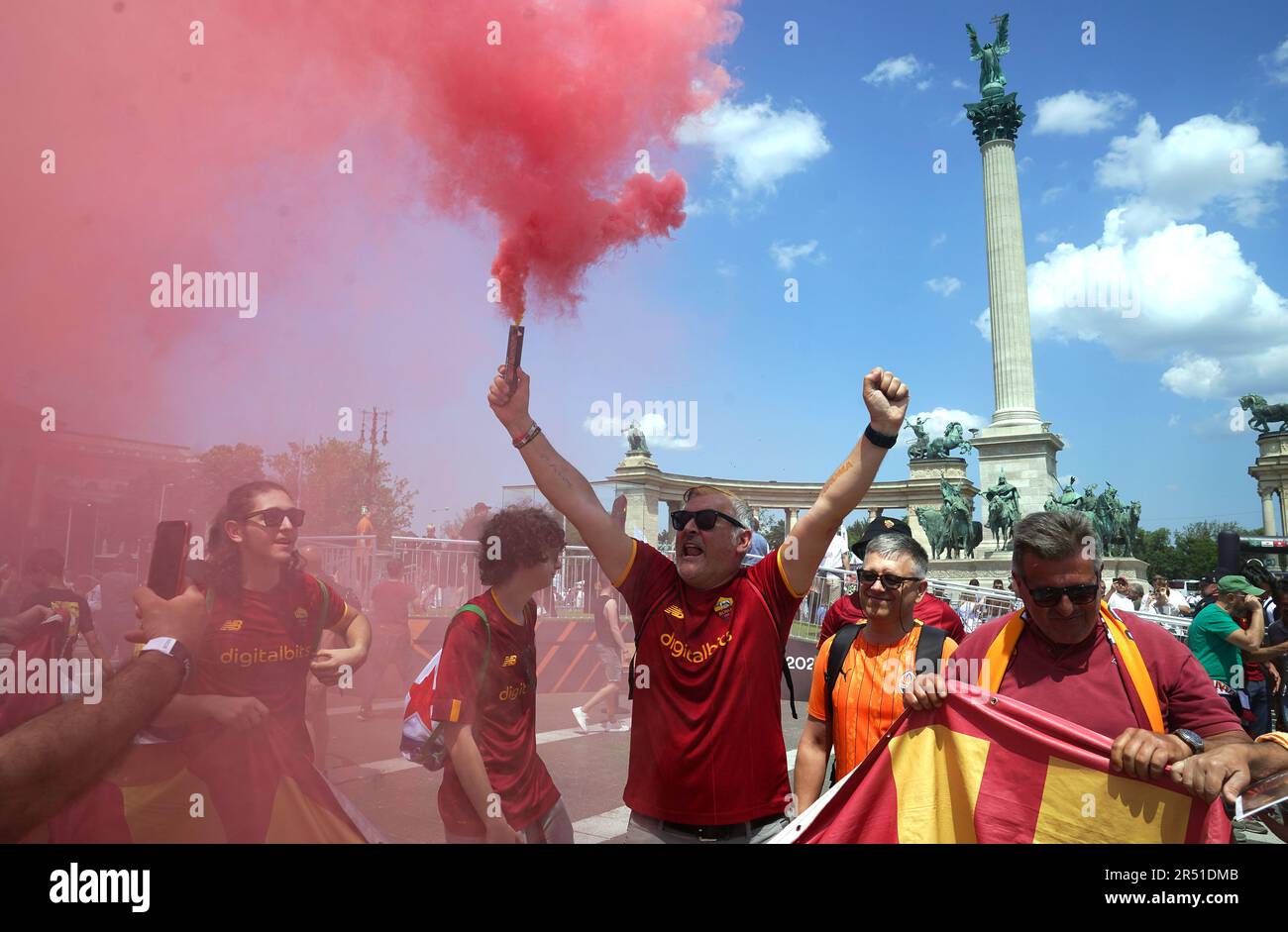 Roma-Fans auf dem Heldenplatz vor dem Finale der UEFA Europa League in ...