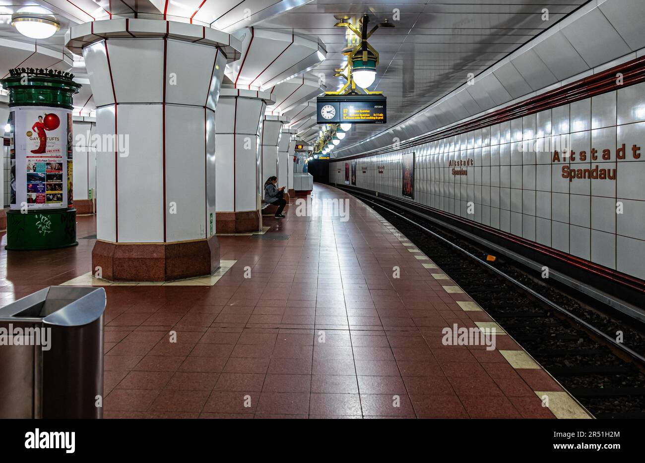 U bahnhof altstadt spandau -Fotos und -Bildmaterial in hoher Auflösung ...