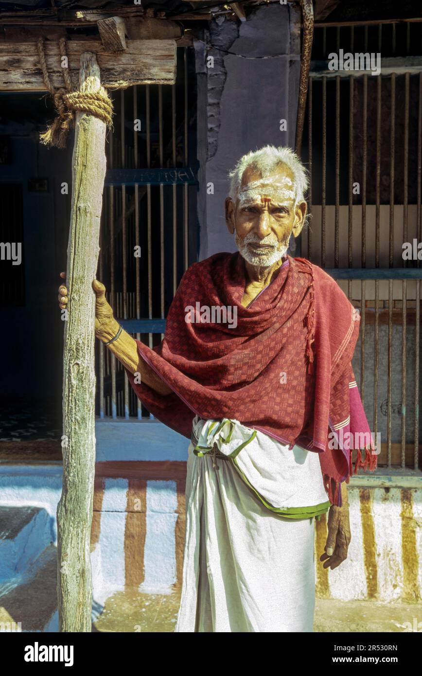 Man indian brahmin -Fotos und -Bildmaterial in hoher Auflösung – Alamy