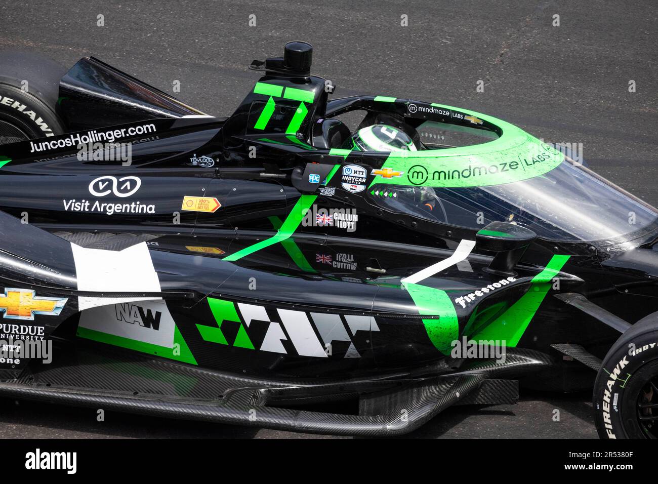 INDIANAPOLIS, INDIANA, USA - 2023/05/28: Juncos Hollinger Racing-Fahrer Callum Ilott (77) von ...