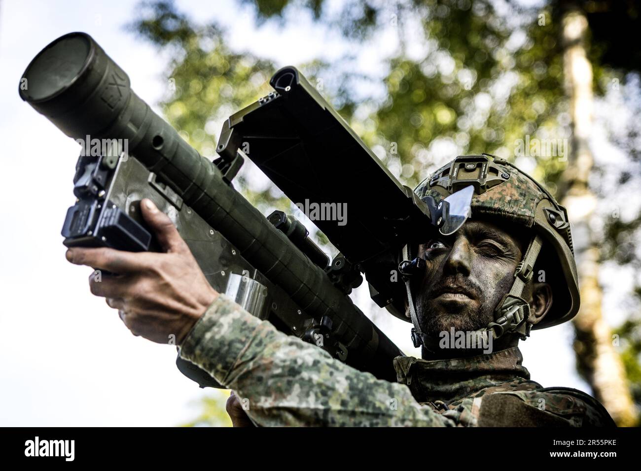 Stinger missile launcher -Fotos und -Bildmaterial in hoher Auflösung ...
