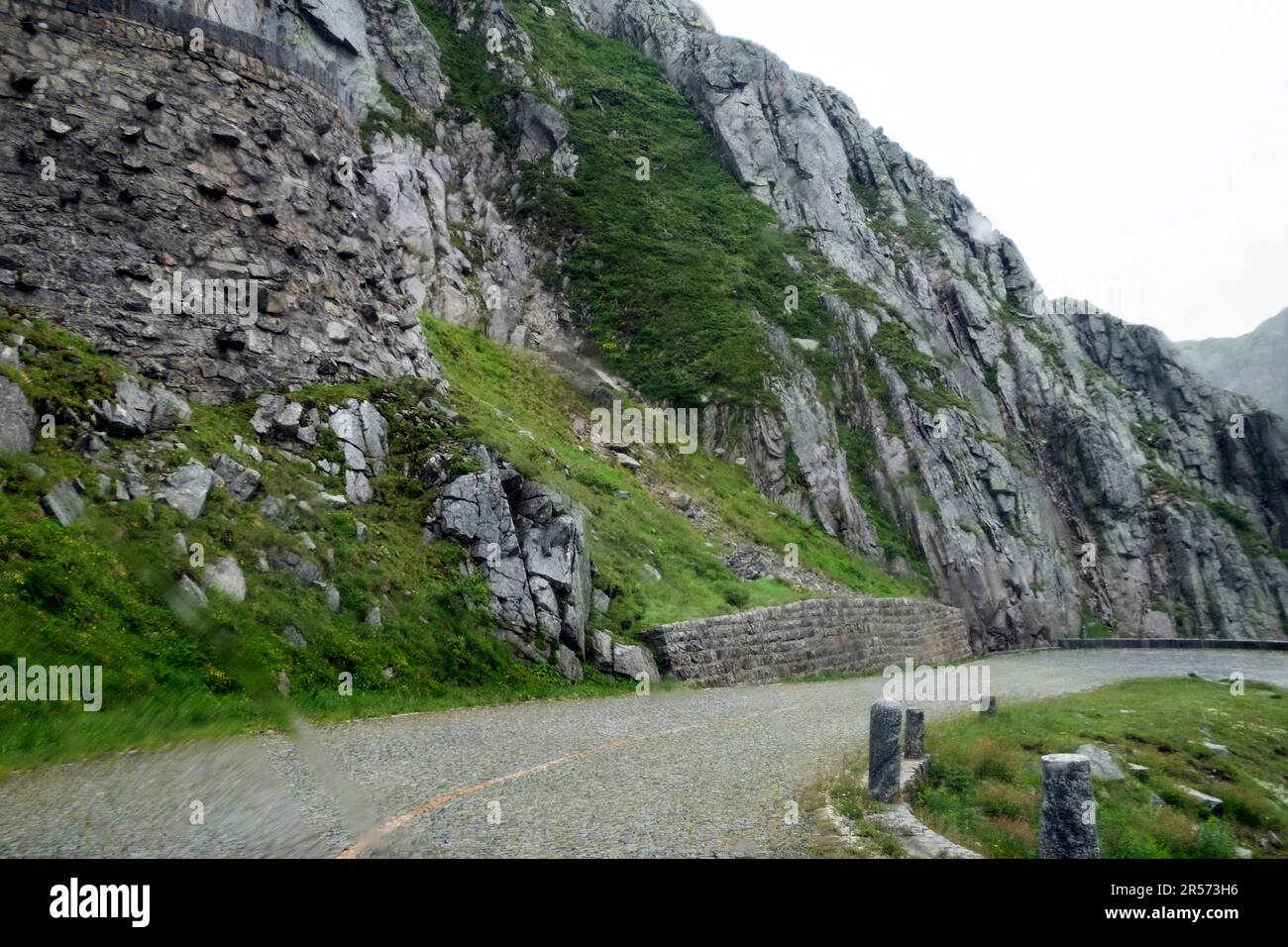 Tremola passstraße -Fotos und -Bildmaterial in hoher Auflösung – Alamy