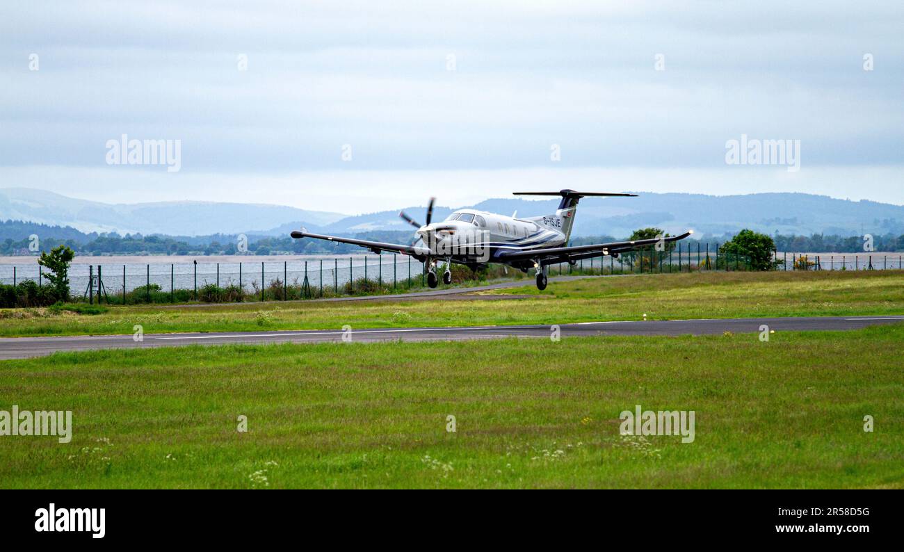 G-ISJE Raven Air Ltd Pilatus Flugzeug PC-12 NGX (PC-12/47E) pendelt ...