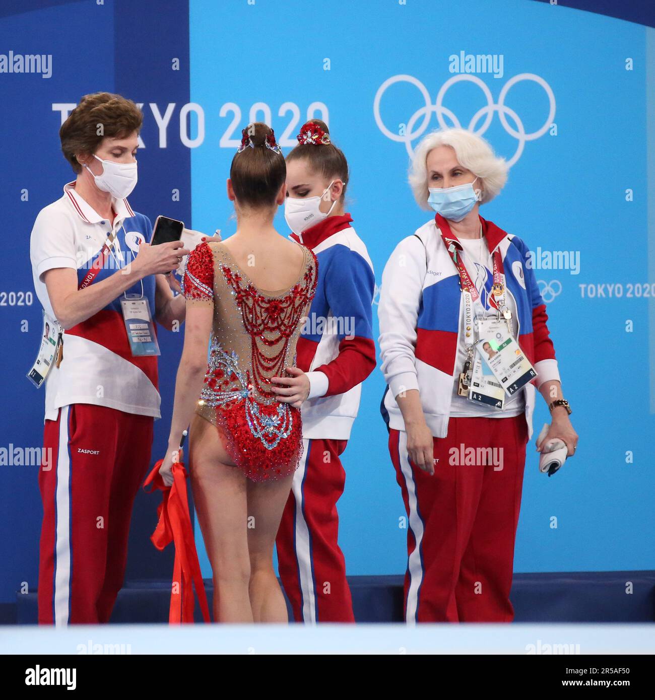 7. AUGUST 2021 – Tokio, Japan: Dina AVERINA von Team Russland tritt beim Rhythmic Gymnastics ...