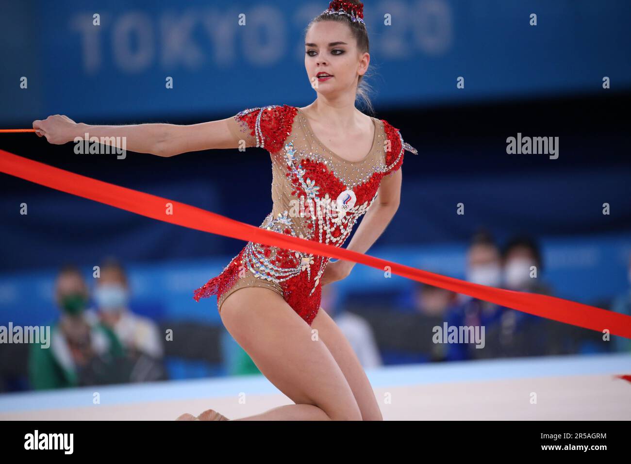 7. AUGUST 2021 – Tokio, Japan: Dina AVERINA von Team Russland tritt beim Rhythmic Gymnastics ...