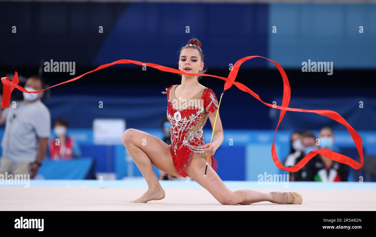 7. AUGUST 2021 – Tokio, Japan: Dina AVERINA von Team Russland tritt beim Rhythmic Gymnastics ...