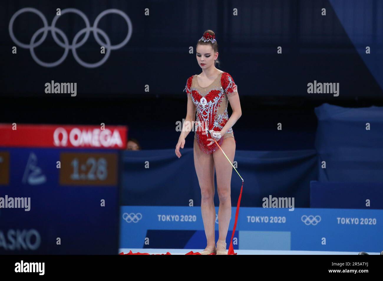 7. AUGUST 2021 – Tokio, Japan: Dina AVERINA von Team Russland tritt beim Rhythmic Gymnastics ...