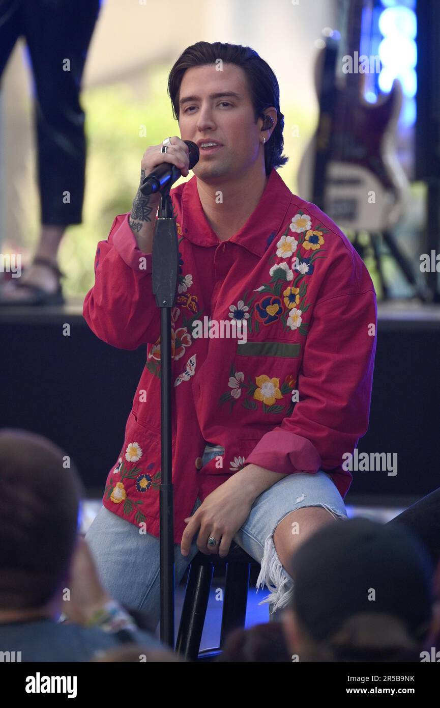 James Maslow von Big Time Rush tritt am 2. Juni 2023 in Rockefeller ...