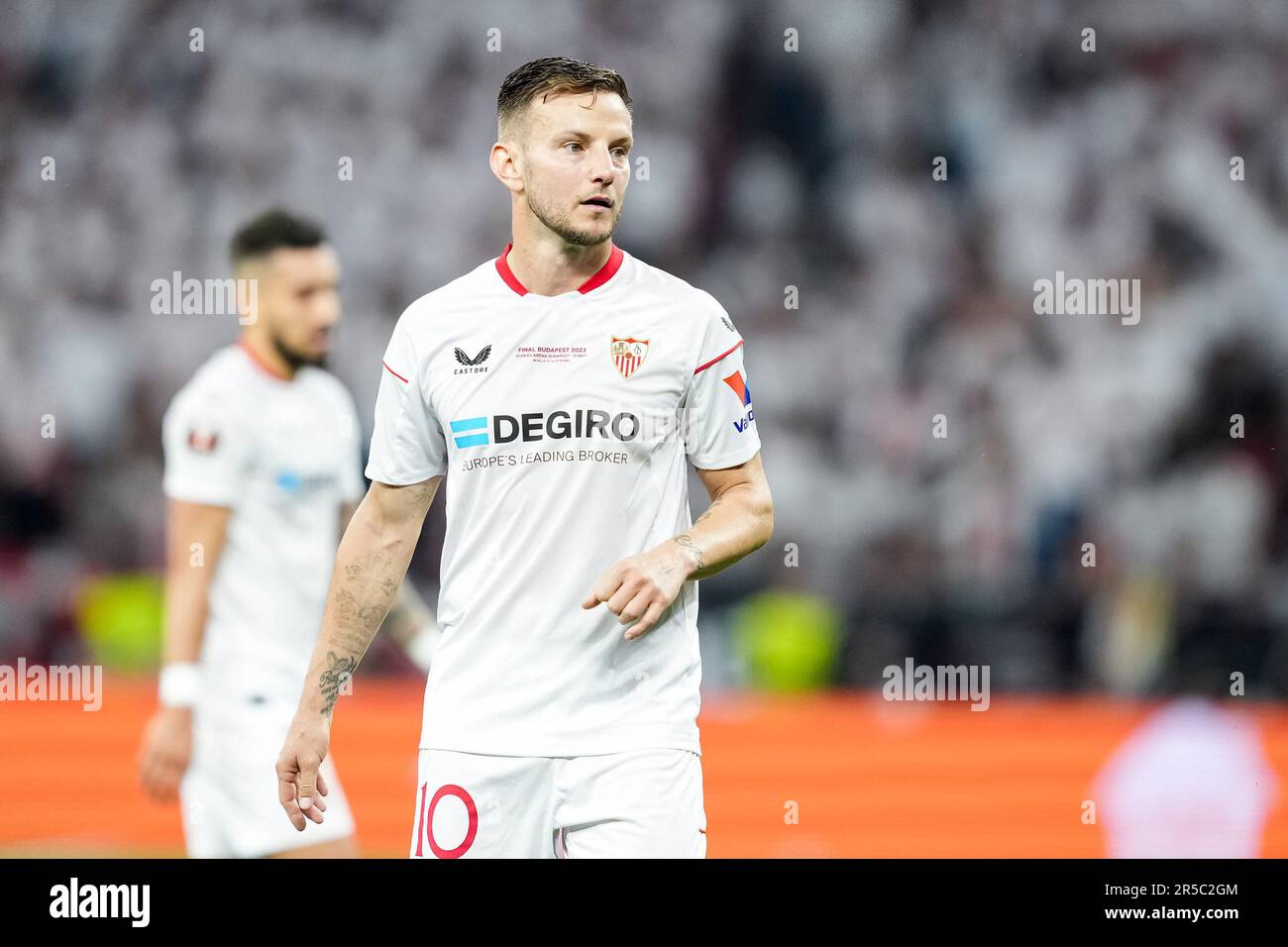 Budapest, Ungarn. 31. Mai 2023. Ivan Rakitic vom FC Sevilla blickt auf ...