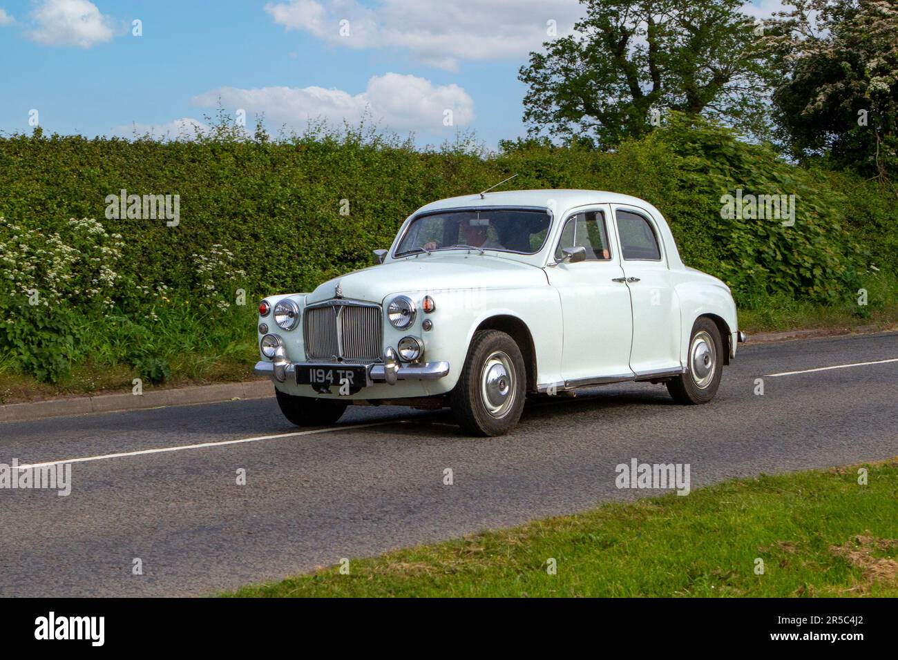 Oldtimer, Motoren aus vergangenen Jahren auf dem Weg zur Capesthorne ...