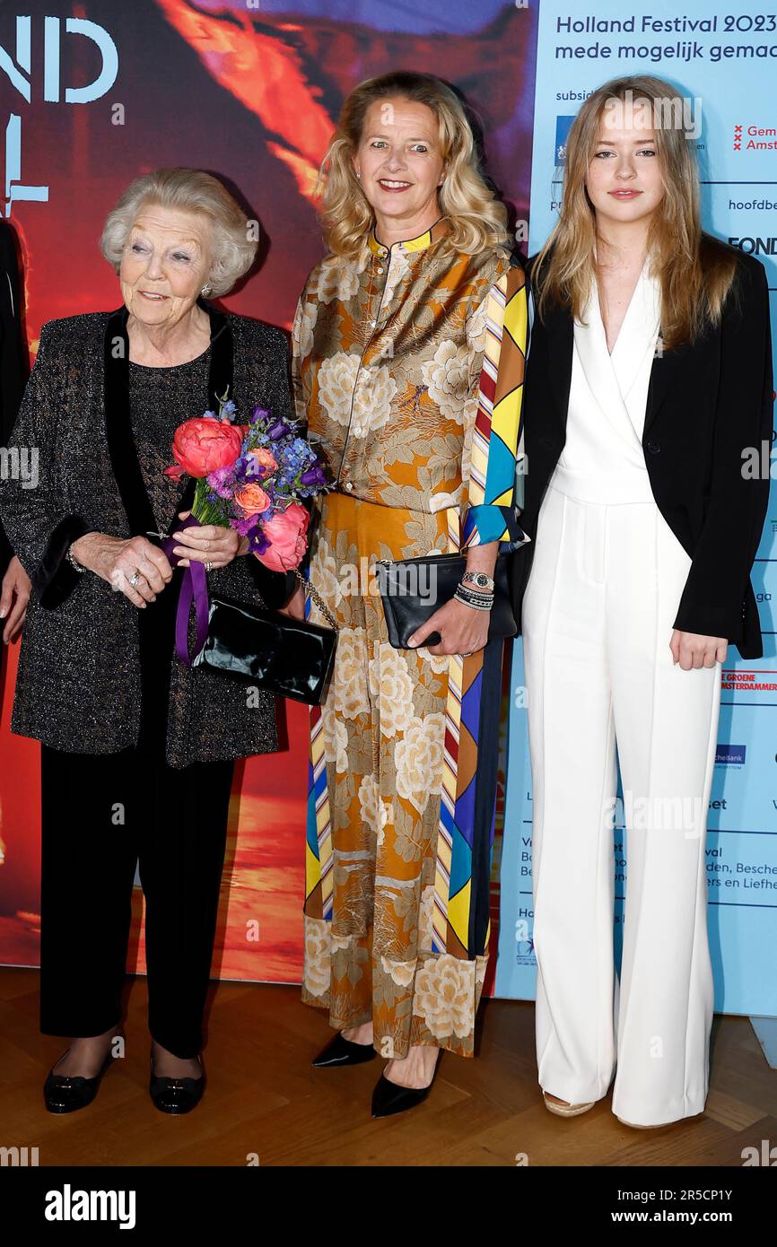 AMSTERDAM - Prinzessin Beatrix, Prinzessin Mabel und Tochter Gräfin ...