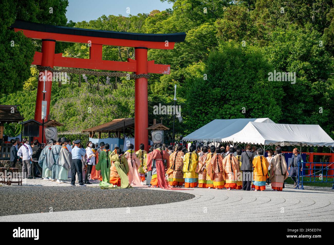 Japanischer shintoismus matsuri -Fotos und -Bildmaterial in hoher Auflösung – Alamy