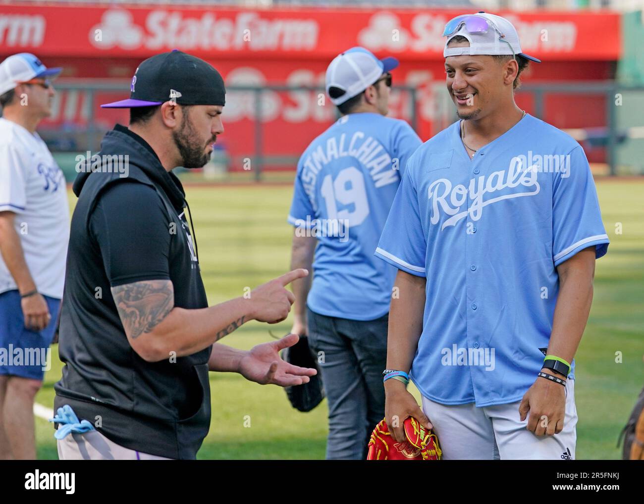 02. JUNI 2023: Weltmeisterin Mike Moustakas gibt im Kauffman Stadium in ...