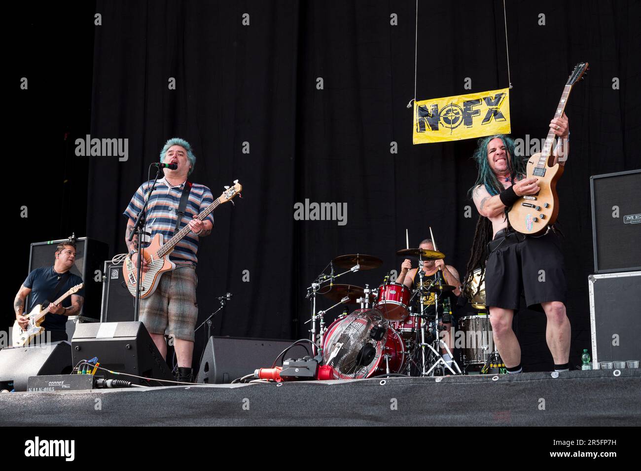 Nofx schlagzeuger -Fotos und -Bildmaterial in hoher Auflösung – Alamy