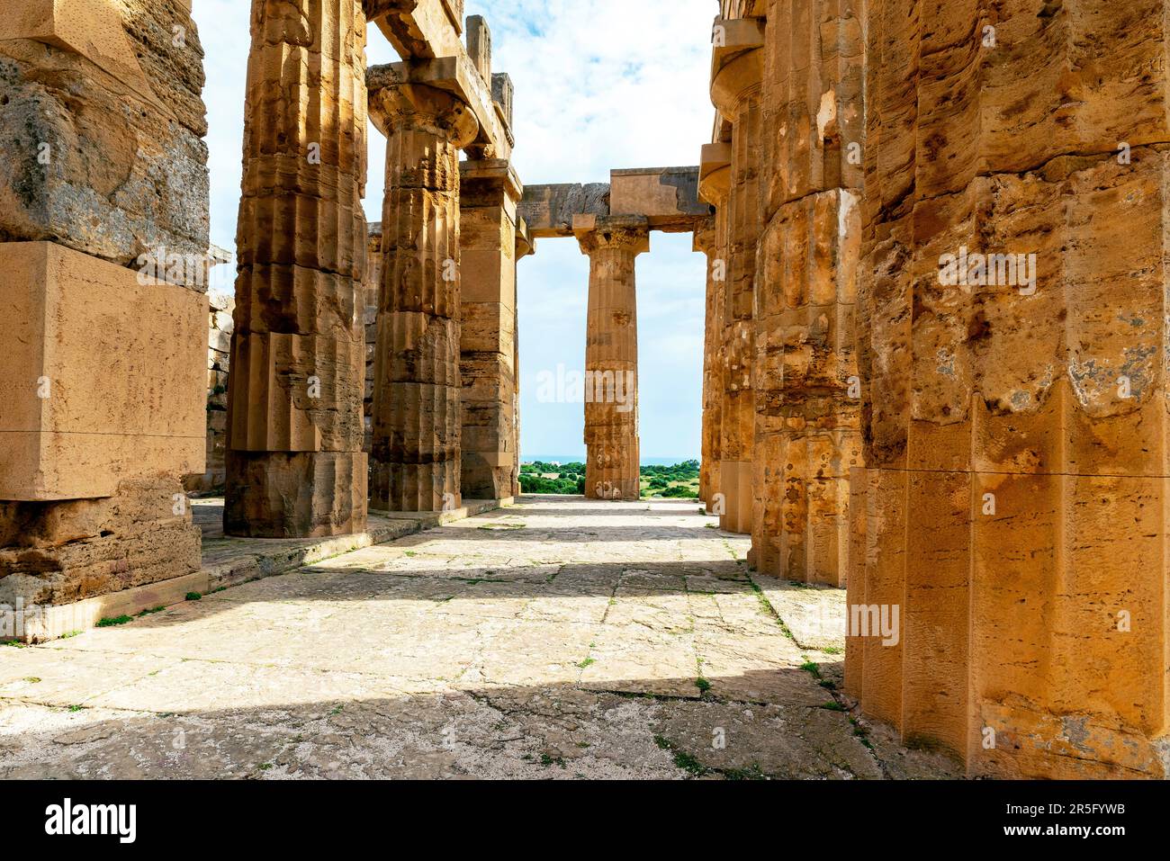 Der Tempel der Hera in Selinunte (Tempel E auf dem Ostberg), eine ...